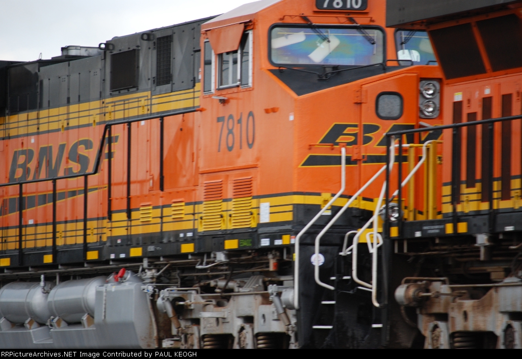 BNSF 7810 rolls east as a # 3 unit pullingZ-Train.